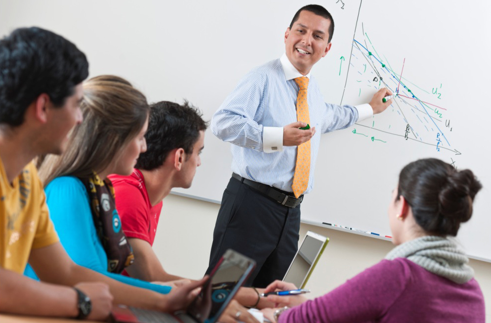 Universidad de Piura otorga becas para estudiar Economía » UDEP Hoy