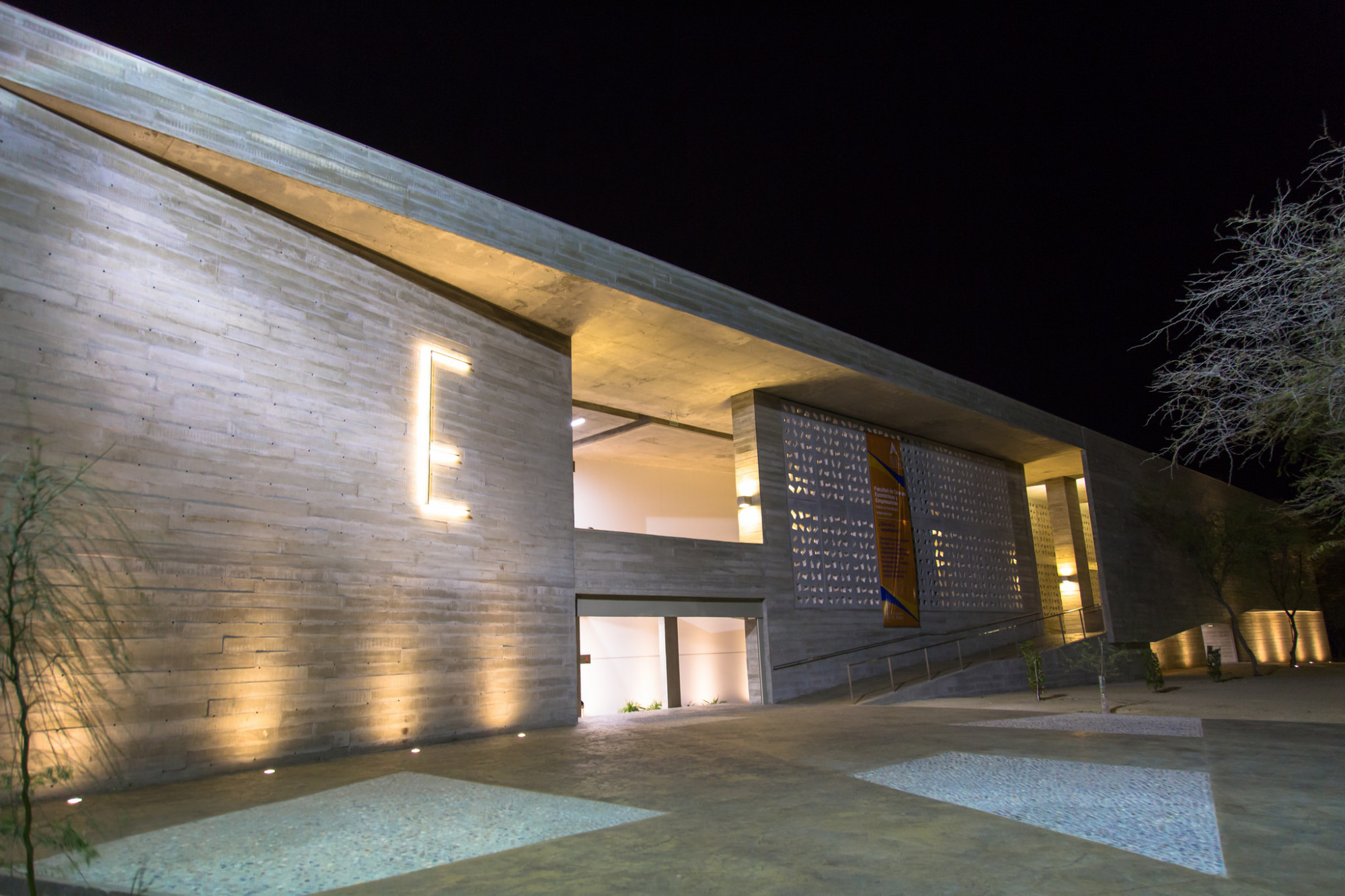 El Edificio E recibe el premio “Obra del Año” » UDEP Hoy