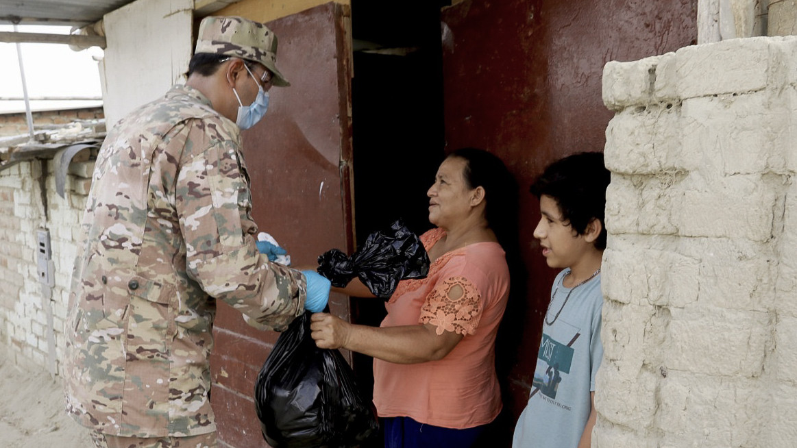 Entregan donaciones a poblaciones vulnerables de Piura » UDEP Hoy