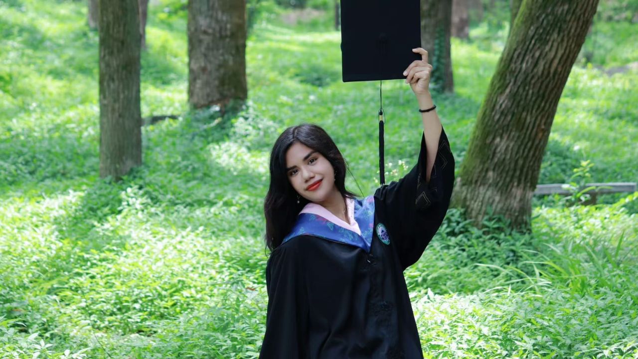 Exalumna del Instituto Confucio se gradúa de la Universidad de Wuhan-China » UDEP Hoy